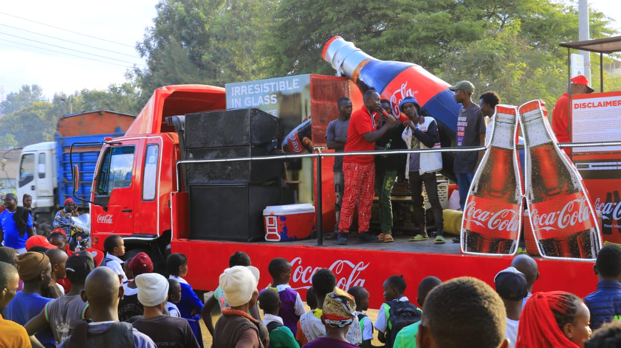 Coca-Cola’s Returnable Glass Bottle Campaign Brings Nostalgic Valentine ...